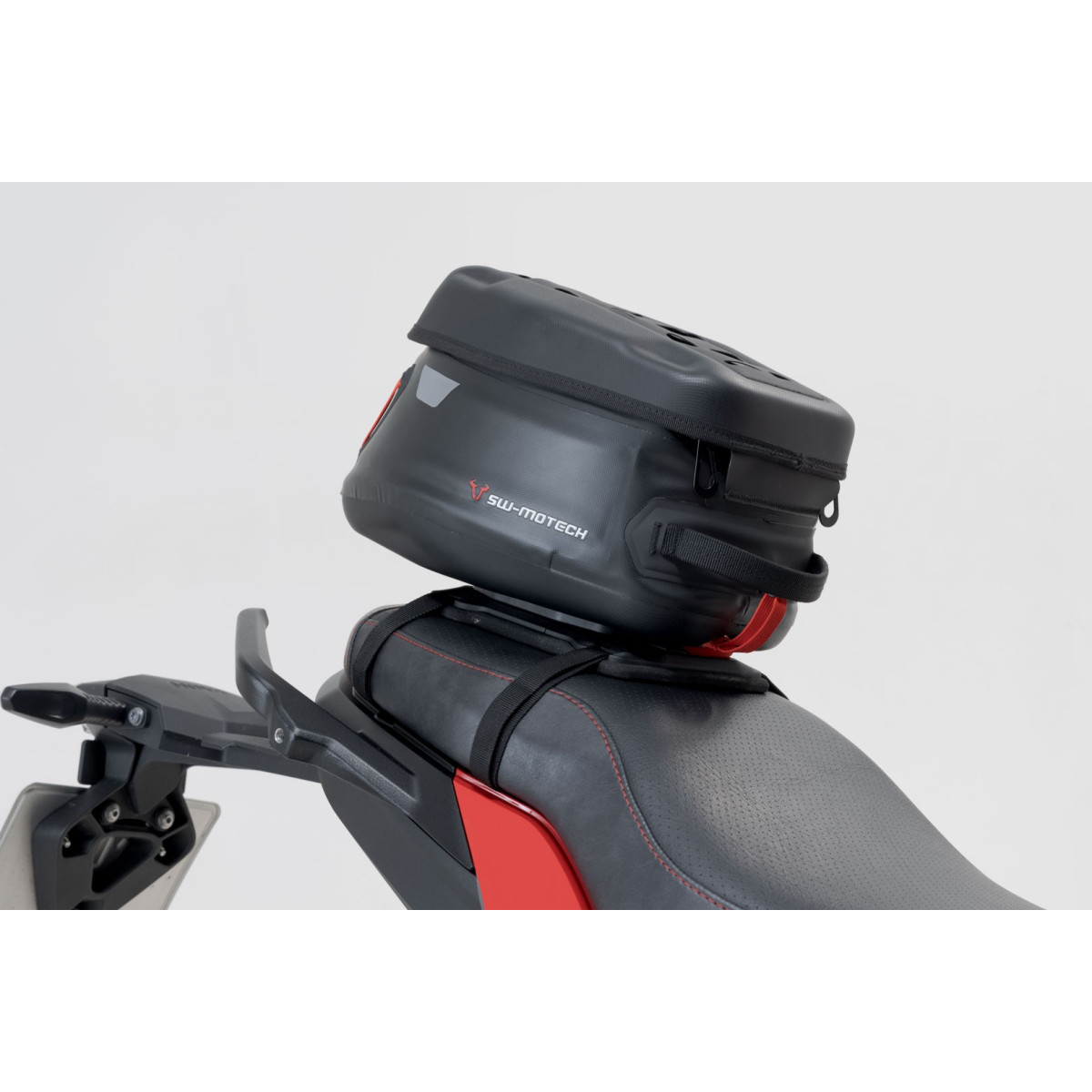 Anneau de siège PRO SW-Motech Noir pour fixation sur le siège passager ...