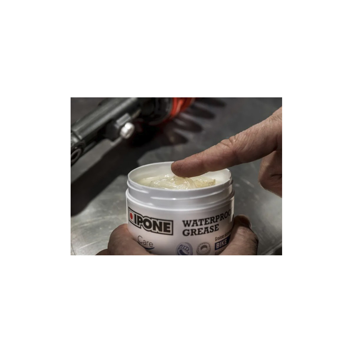 Graisse résistante à l'eau Ipone WATERPROOF GREASE 200gr 1L - Tech2Roo