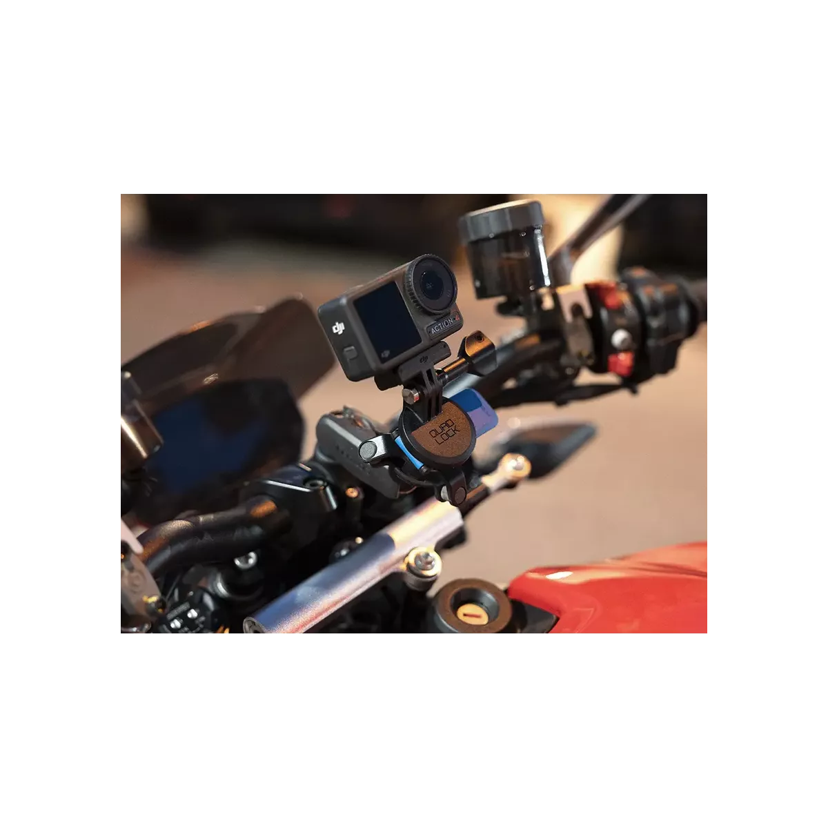 Tous les accessoires QUAD LOCK sont chez Tech2Roo au meilleur prix ...