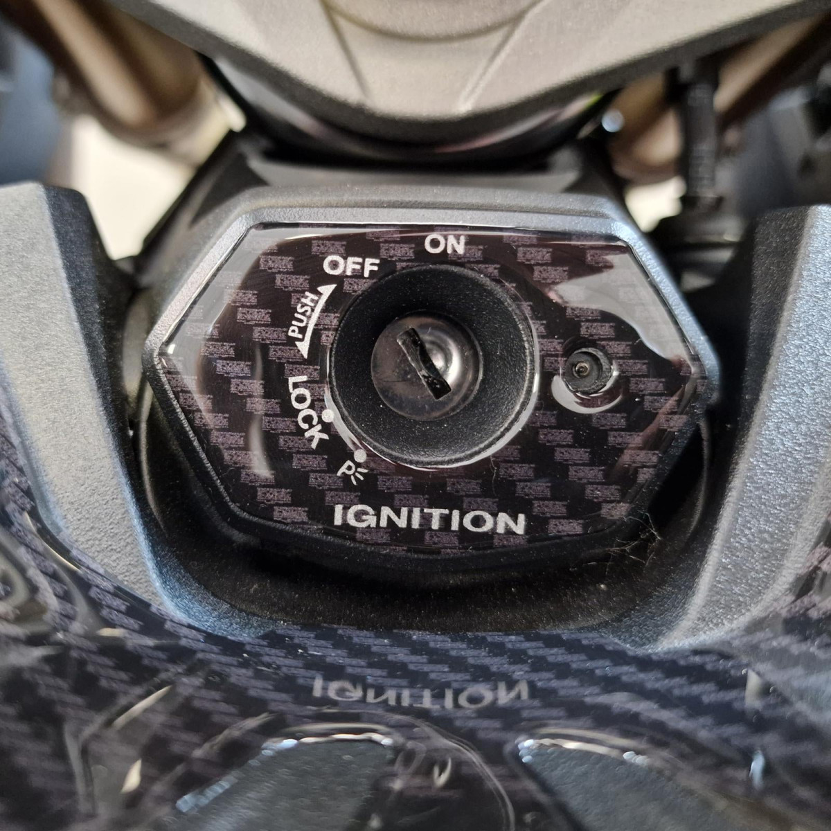Protections adhésives moto SYM MAXSYM 600 - Tech2Roo